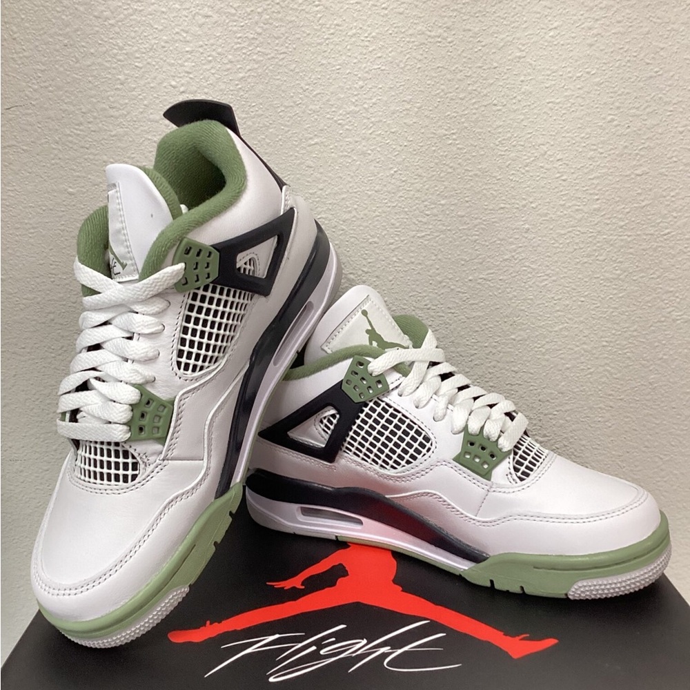New Jordan 4 - Gem